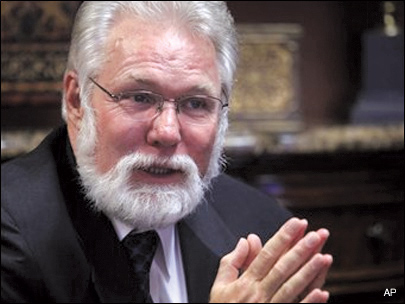 Parris believes ties are ‘unhealthy’ - Our Weekly